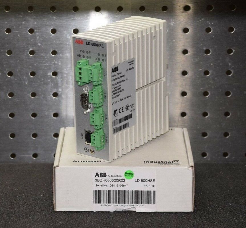 4つのH1リンクのDINの柵の土台交換のための3BDH000320R02 LD 800HSEの新しい原物、モジュールおよび1つのHSEのコネクター。